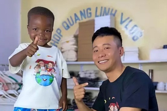 Lôi Con sắp được Quang Linh Vlog đưa về Việt Nam, mong chờ hội ngộ một ...