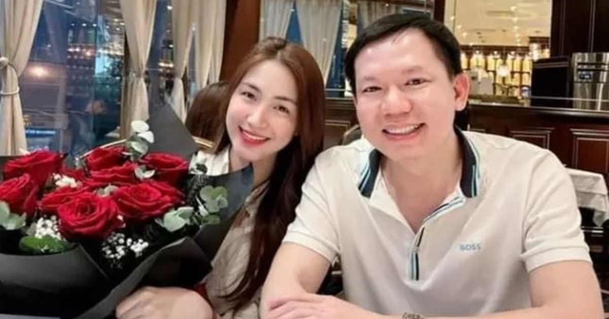 Bác sĩ Cao Hữu Thịnh mang hoa "tỏ tình" Hòa Minzy, nhận xét điều này về bé Bo? - Kênh Sao