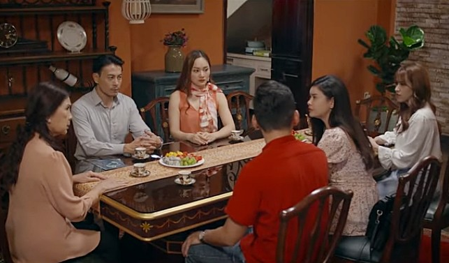 Lúc bố chia đất, anh cả đưa ra tờ xét nghiệm ADN, tôi sốc nặng nhưng bố ...